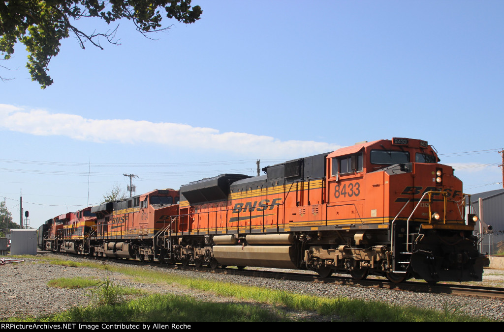 BNSF 8433